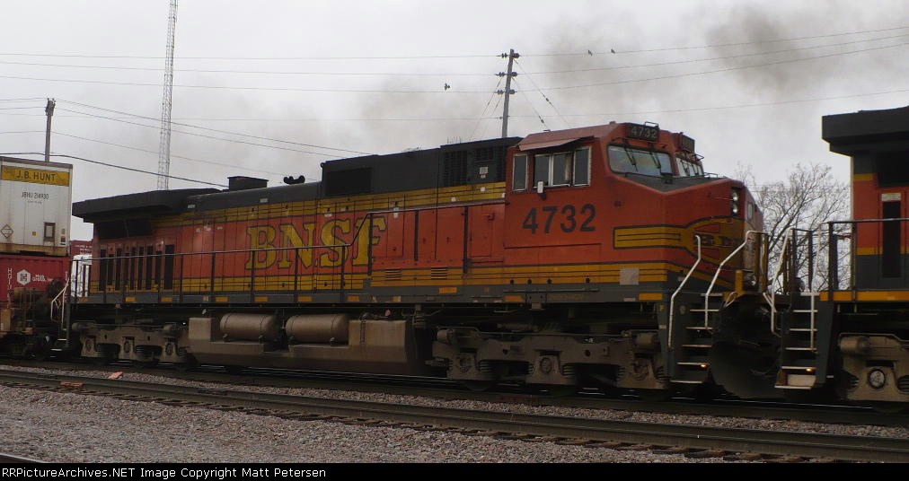 BNSF 4732